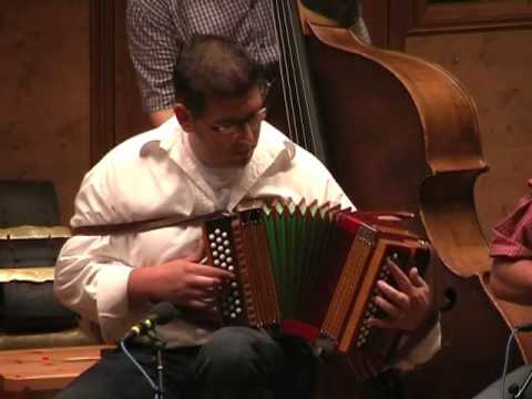 Schwyzerörgeli, Markus Flückiger: Mis Blaserli - YouTube