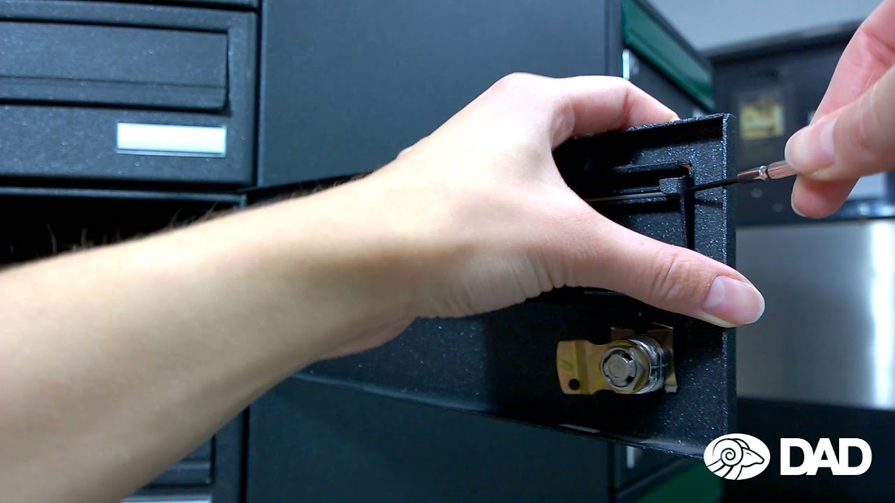 How to change your mailbox flap ? - YouTube