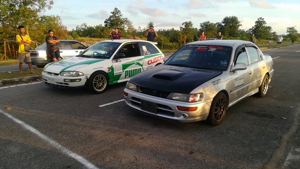 Satria Cyborg 4G93 vs AE101 4AGE Blacktop - YouTube