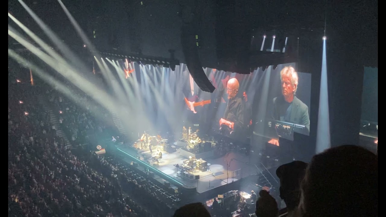 Genesis Live Montreal Nov 22 2021 Turn it on Again - YouTube