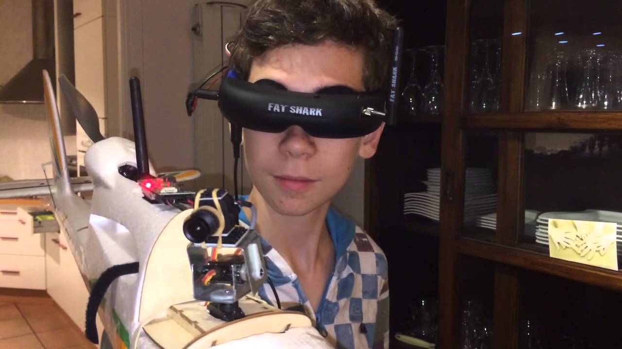 FPV head tracking DIY mounted on Bixler 2 - YouTube
