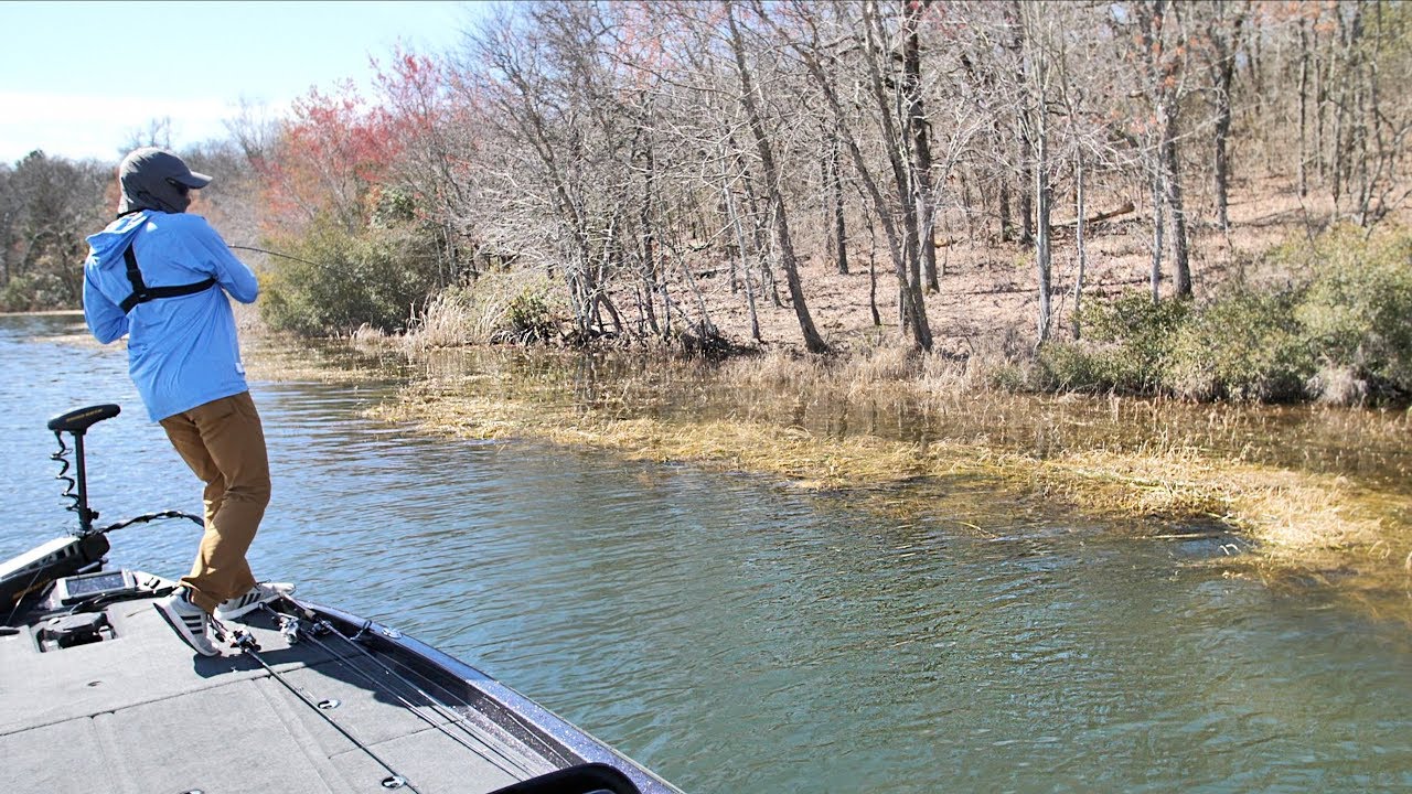 It's Happening! Sight Fishing Spring Largemouth Bass - YouTube