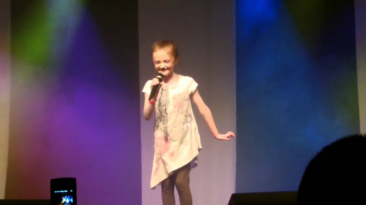 Leah singing Dont Stop Believin 2011 - YouTube