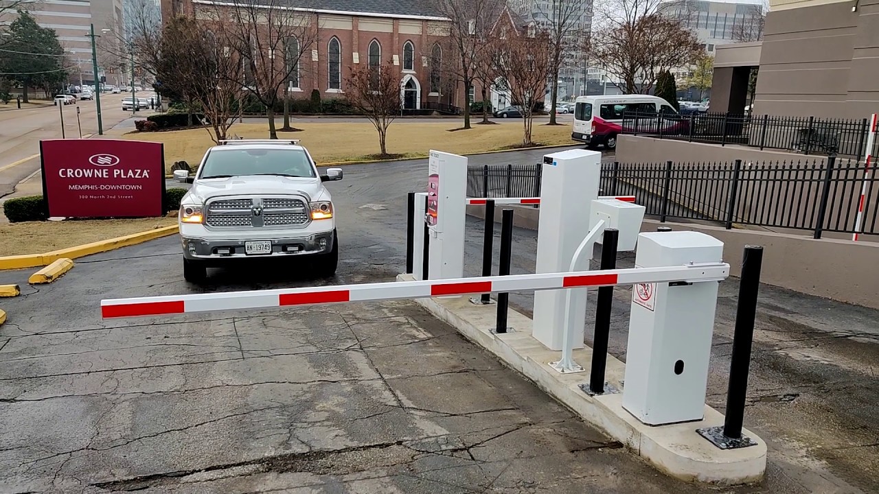 Parking BOXX - Parking System - Crowne Plaza - YouTube