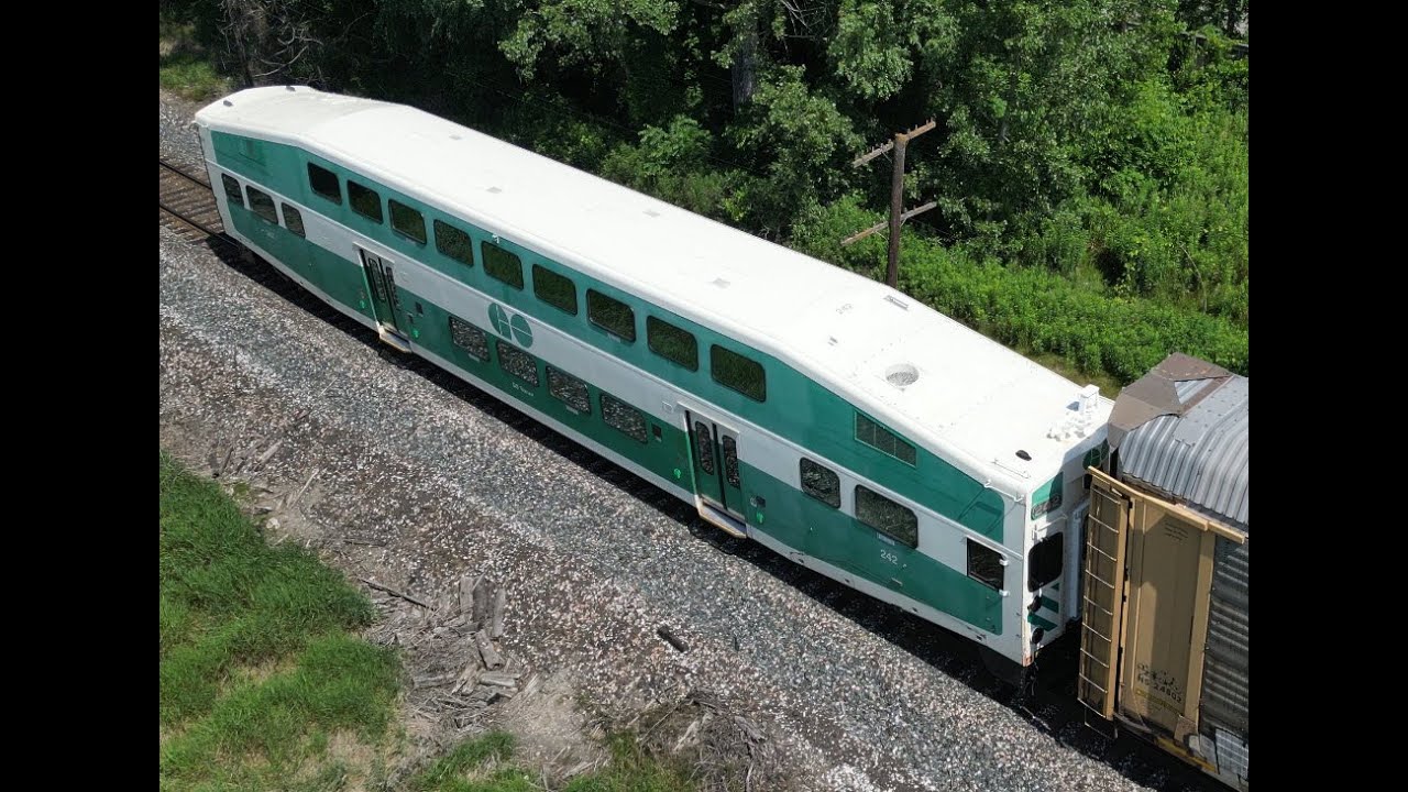 420 heading south with Go Train car on the tail end - YouTube