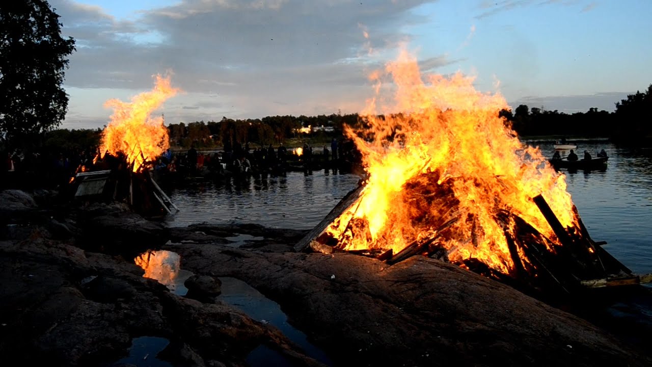 Kivinokan Juhannus 2015 (Midsummer bonfires at Helsinki) - YouTube
