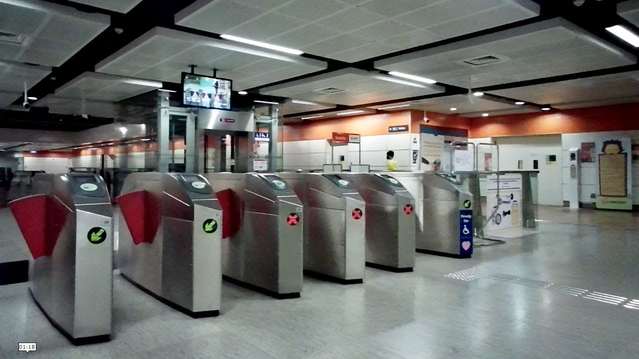 Singapore MRT ride from Mountbatten to Nicoll Highway train station ...
