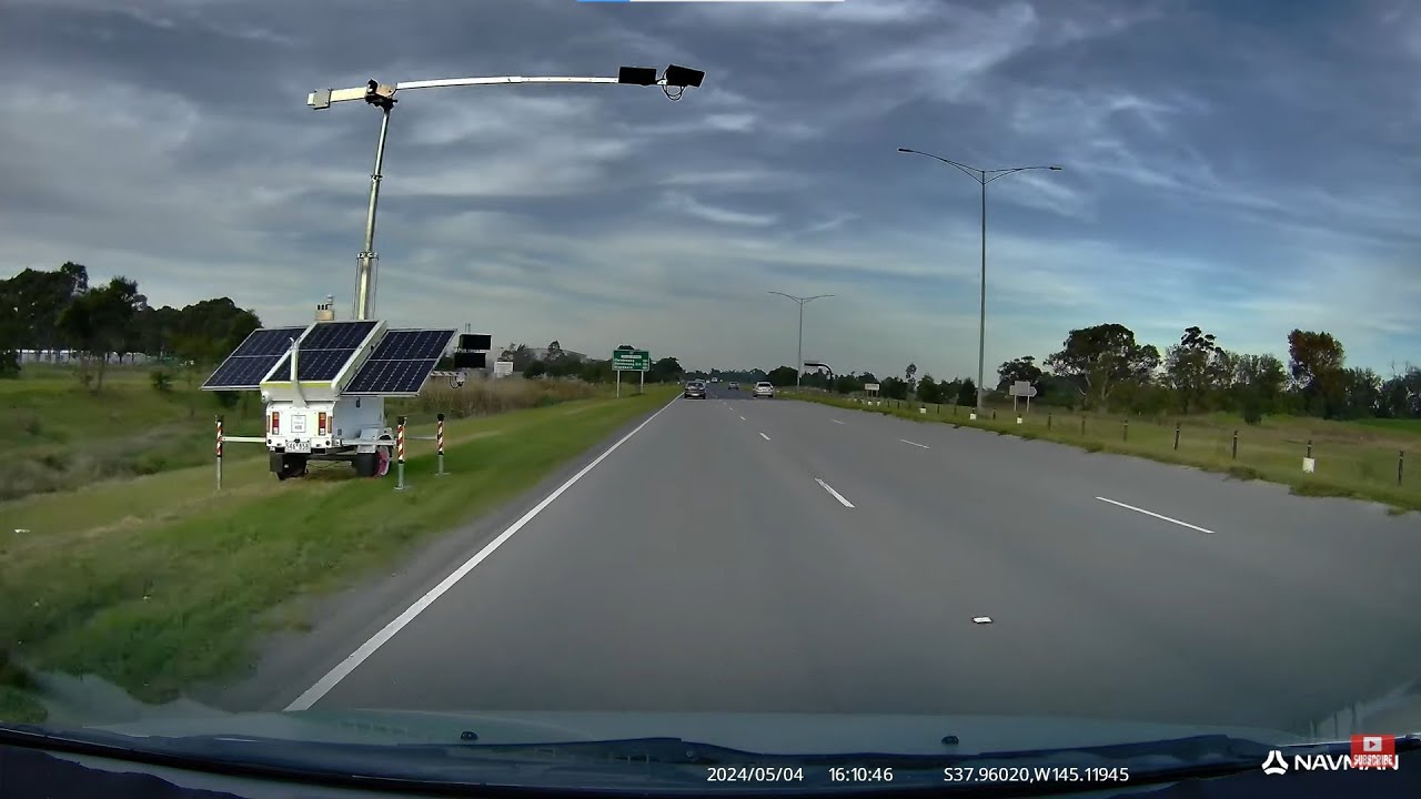 Mobile phone seatbelt camera @ Dingley Bypass, Dingley Village - YouTube
