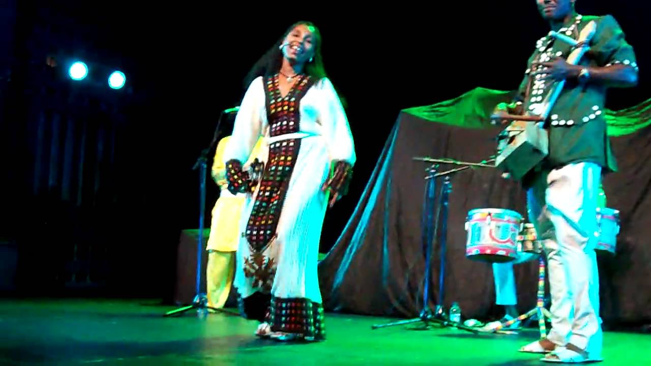Melaku Belay and Fendika in Africolor Festival 2009 - YouTube