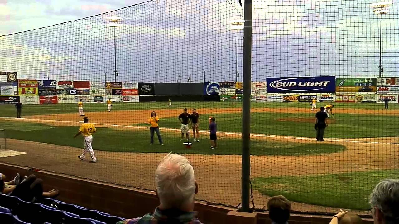 Tsion Mucino Hitting at Amarillo Sox Game - YouTube