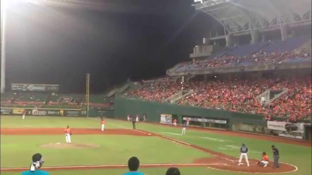 2012/10/14 台灣大賽G2 Lamigo v.s 統一7-ELEVEn獅 鍾承佑、葉竹軒、黃浩然加油歌 - YouTube