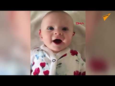İlk Kez Annesinin Sesini Duyan İşitme Engelli Bebek