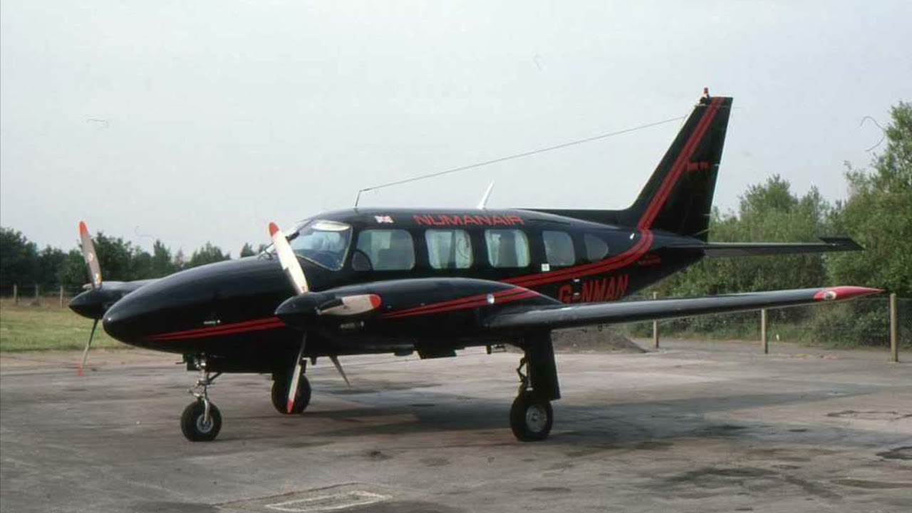 Gary Numan - Airlane - My cover - YouTube