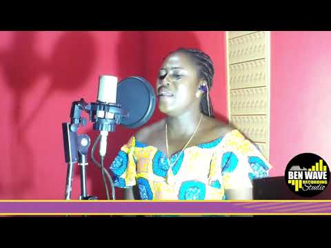 Mary Boateng sings rev.kusi beko wo fata - YouTube