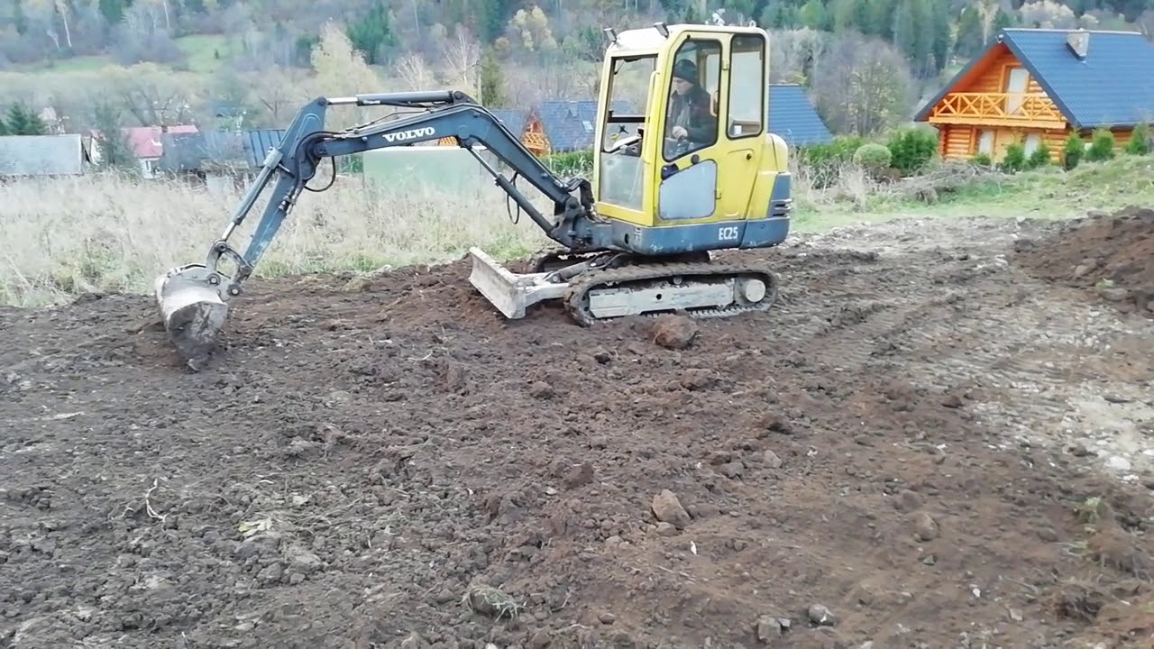 Volvo EC 25 - YouTube