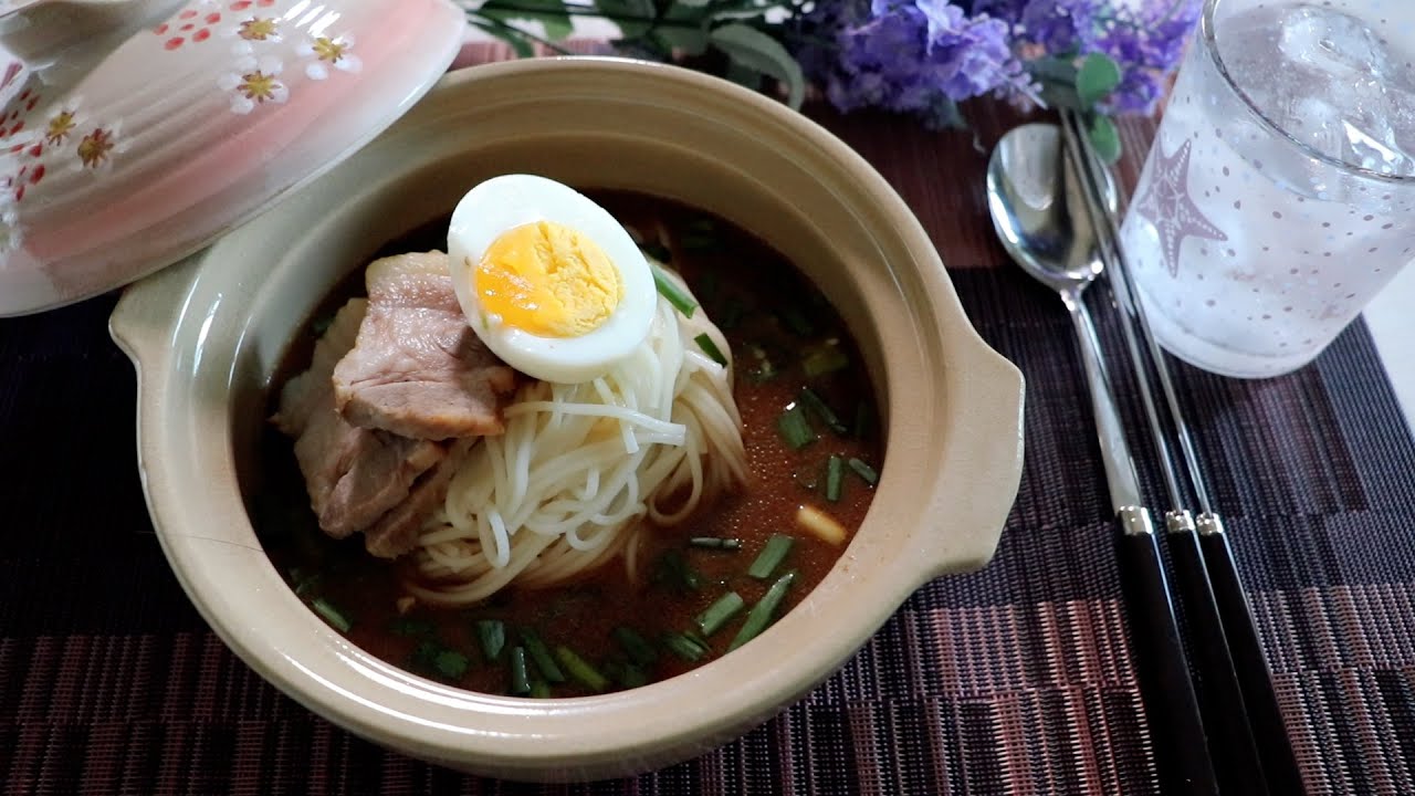 Suyuk doenjang noodles :: Recipe :: K-food - YouTube