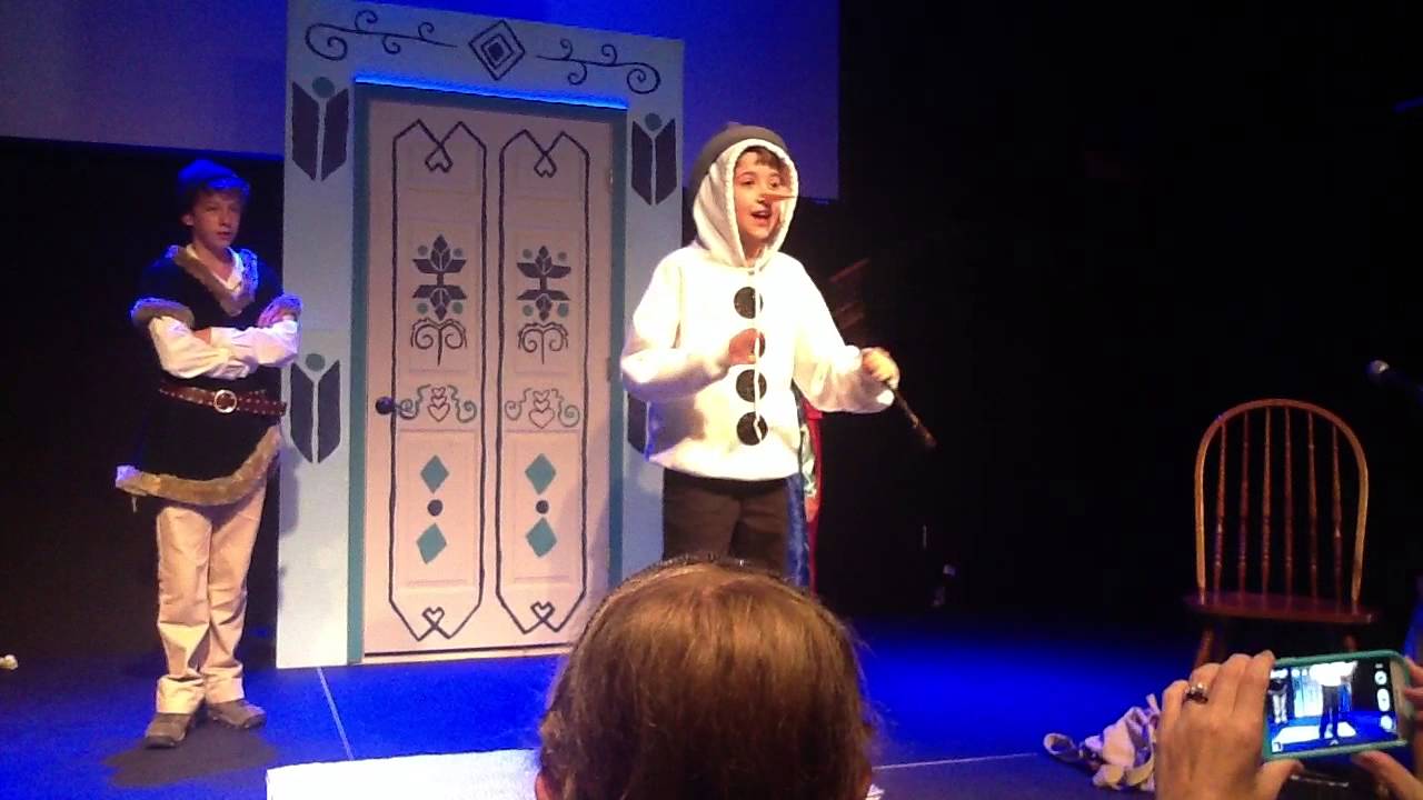 Luke as Olaf singing "In Summer" from Frozen - YouTube
