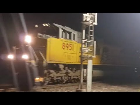 UP 8951 Leads M684 through Terre Haute, IN - YouTube