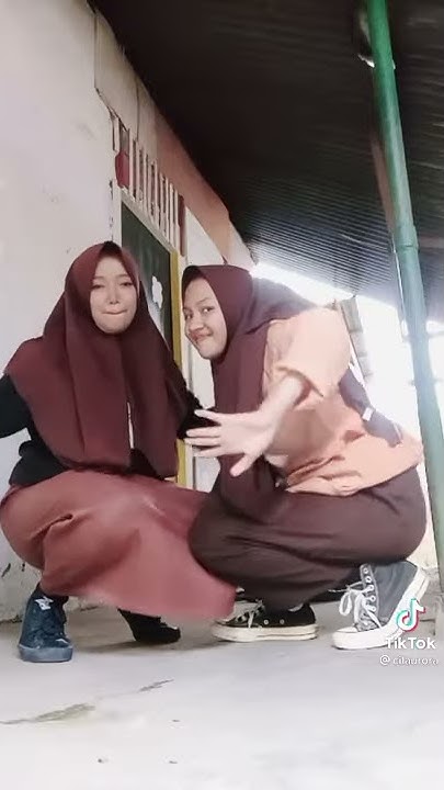 Tiktok Hijab SMA duet goyang - YouTube
