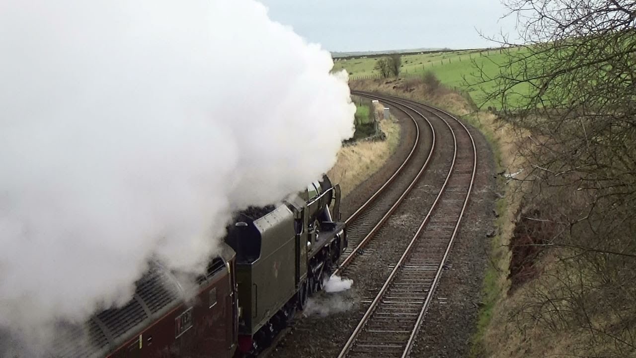 LMS 46115 (and TWO 47s) head ECS thro' Clapham - YouTube