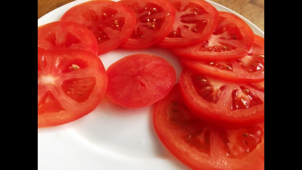 How to cut a tomato into rings - YouTube