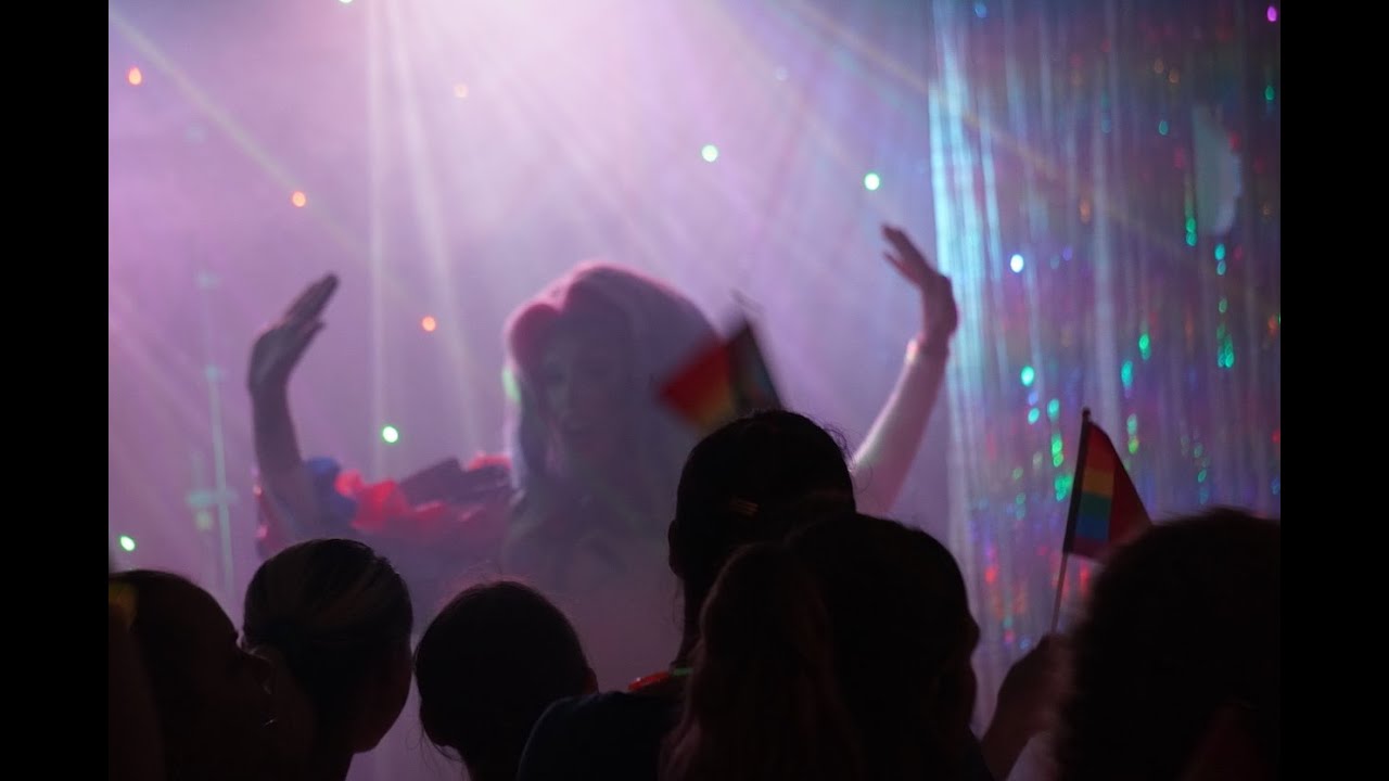 Queen for a Day - DOCUMENTARY - YouTube