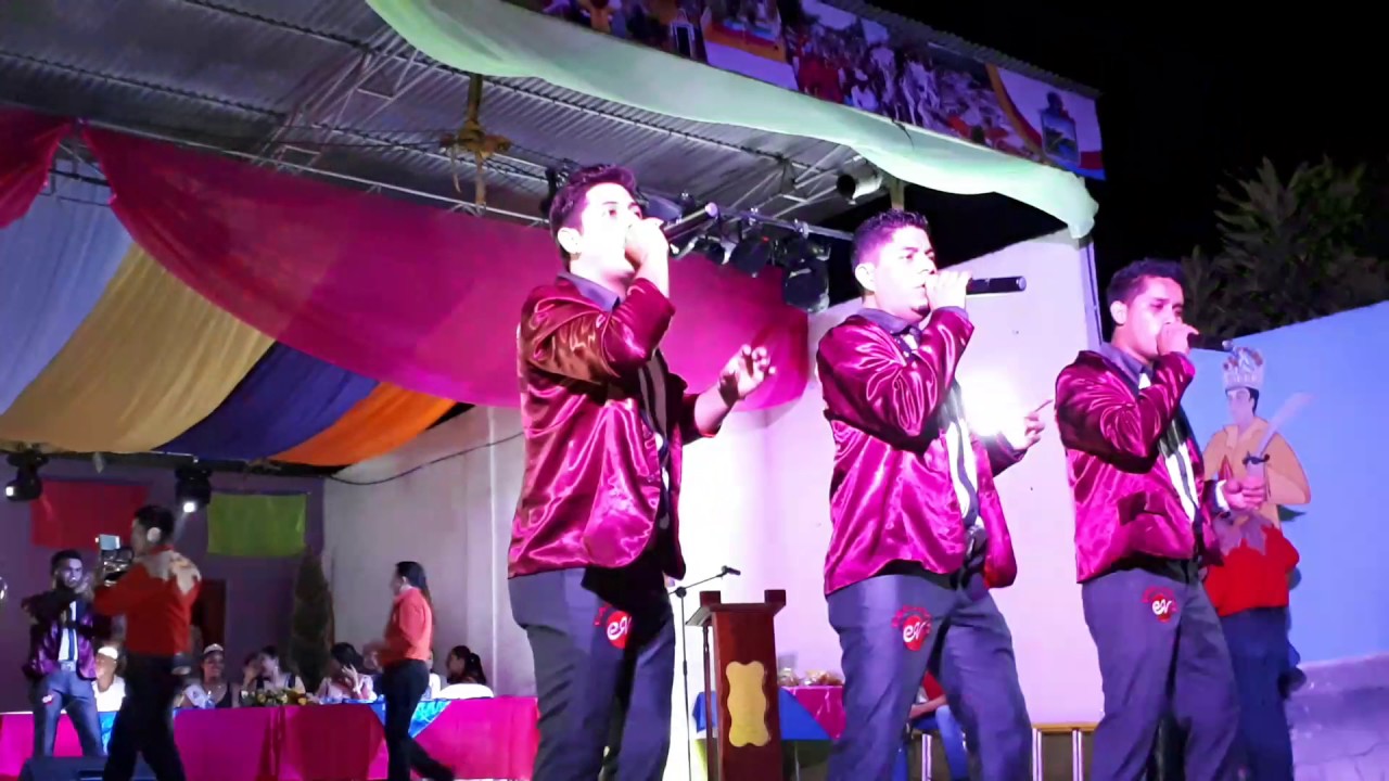 BANDA R-A En vivo - YouTube
