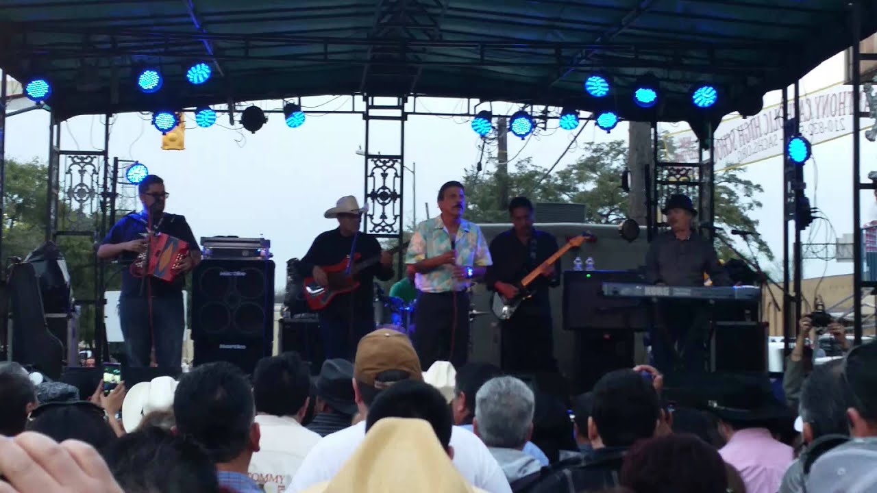 Jesse Serrata at Tejano Fan Fair 2015 - YouTube