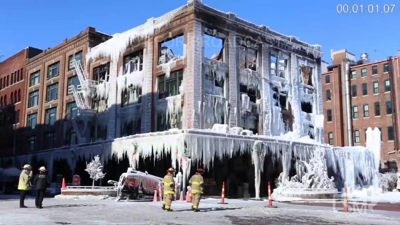 1-11-16 Omaha, NE; Ice Palace Extreme Cold - YouTube