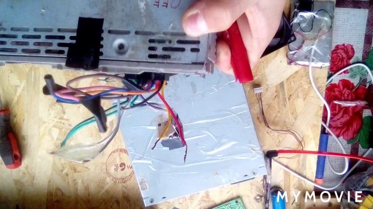 Cum sa legi un casetofon la o sursa de calculator - YouTube