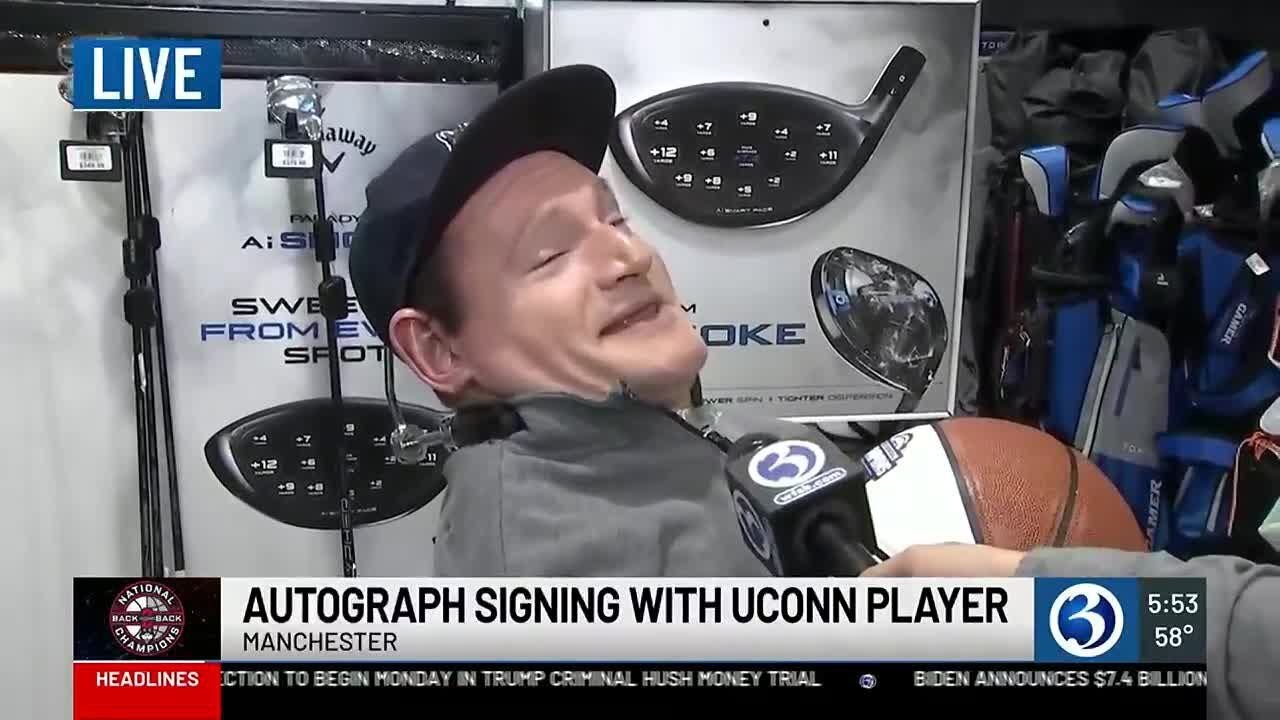 UConn fans meet Stephon Castle at autograph signing - YouTube