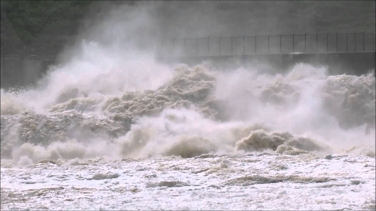 Lake Texoma Spillway at Dennison Dam June 2015 overflow - YouTube