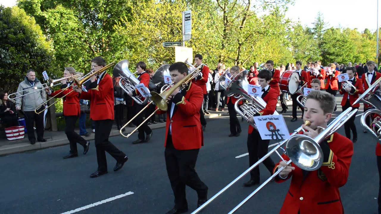 Tewit Youth Band at the Whit Friday Marches 2015 (7) - YouTube