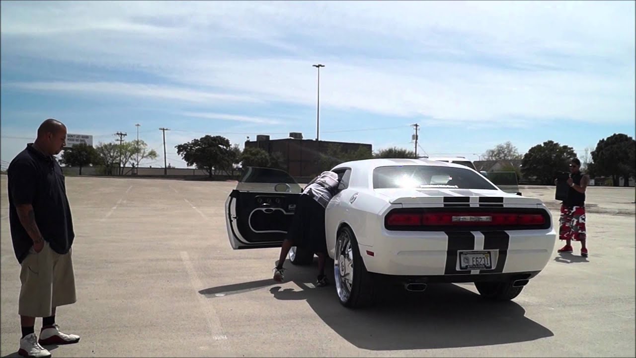 Challenger on 28s -Texas Relays 2014 - YouTube
