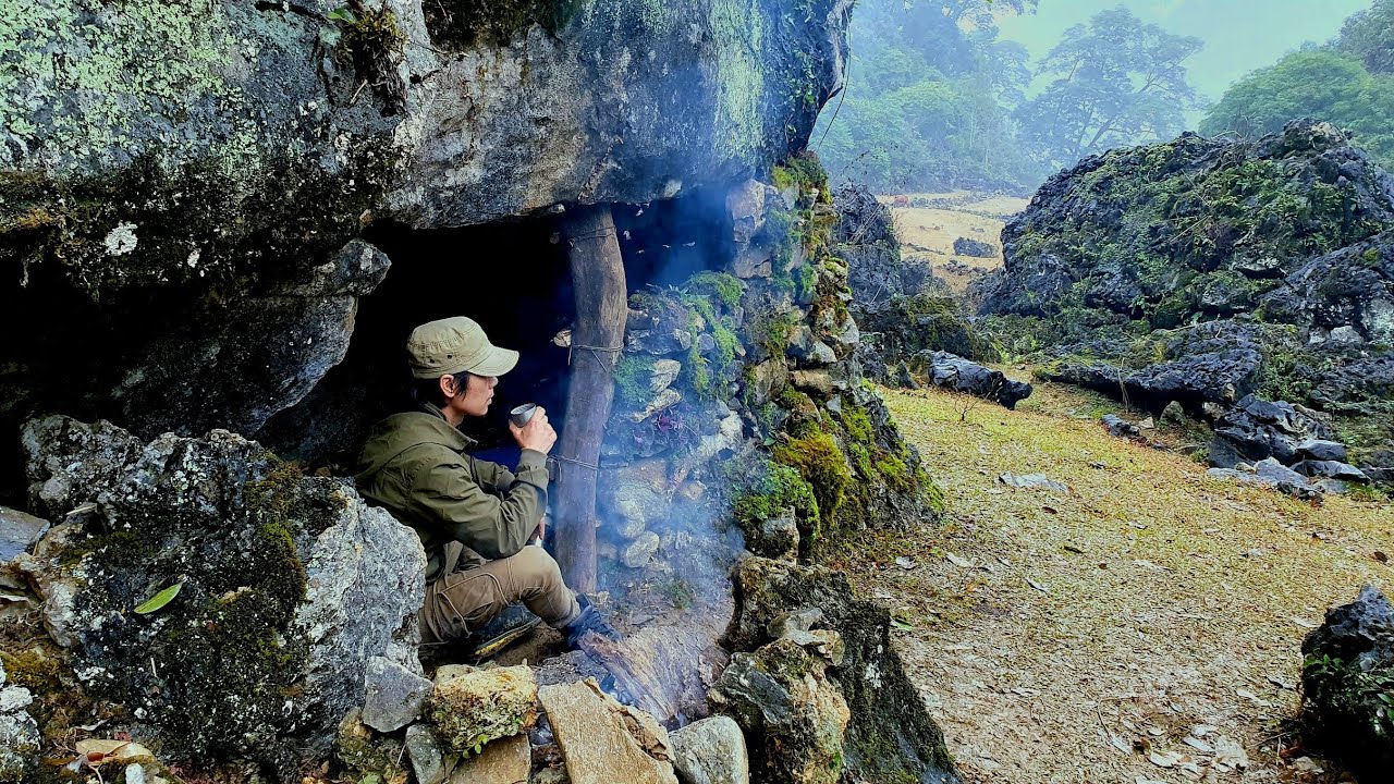 3 days bushwalking, surviving alone in a cave.bushcraft survival ...