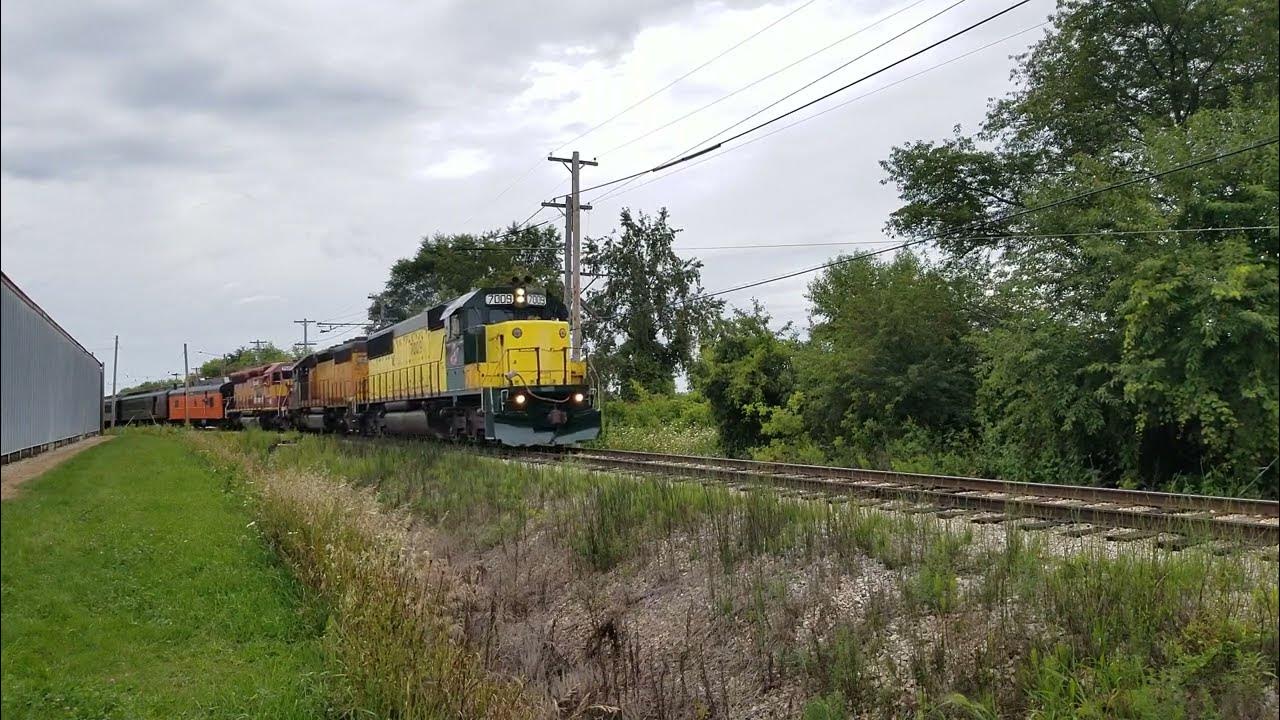 CNW 7009, CNW 6847, WC 7525 all power the coach train at the Illinois Railway Museum - YouTube