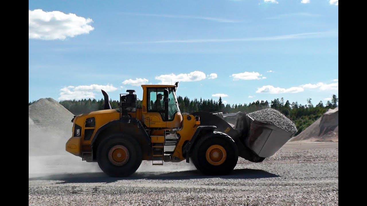 Volvo L250G With OptiShift - YouTube