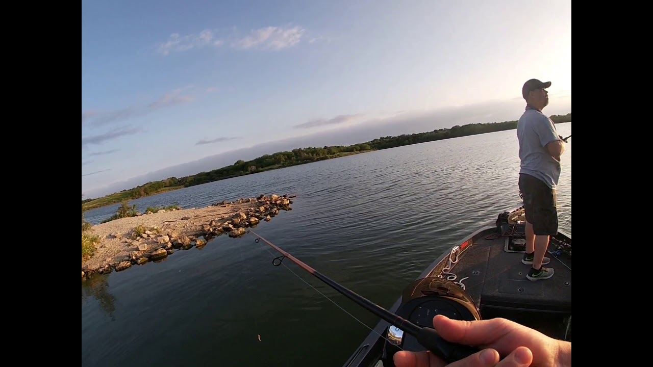 Smashing some crappie in Omaha nebraska - YouTube