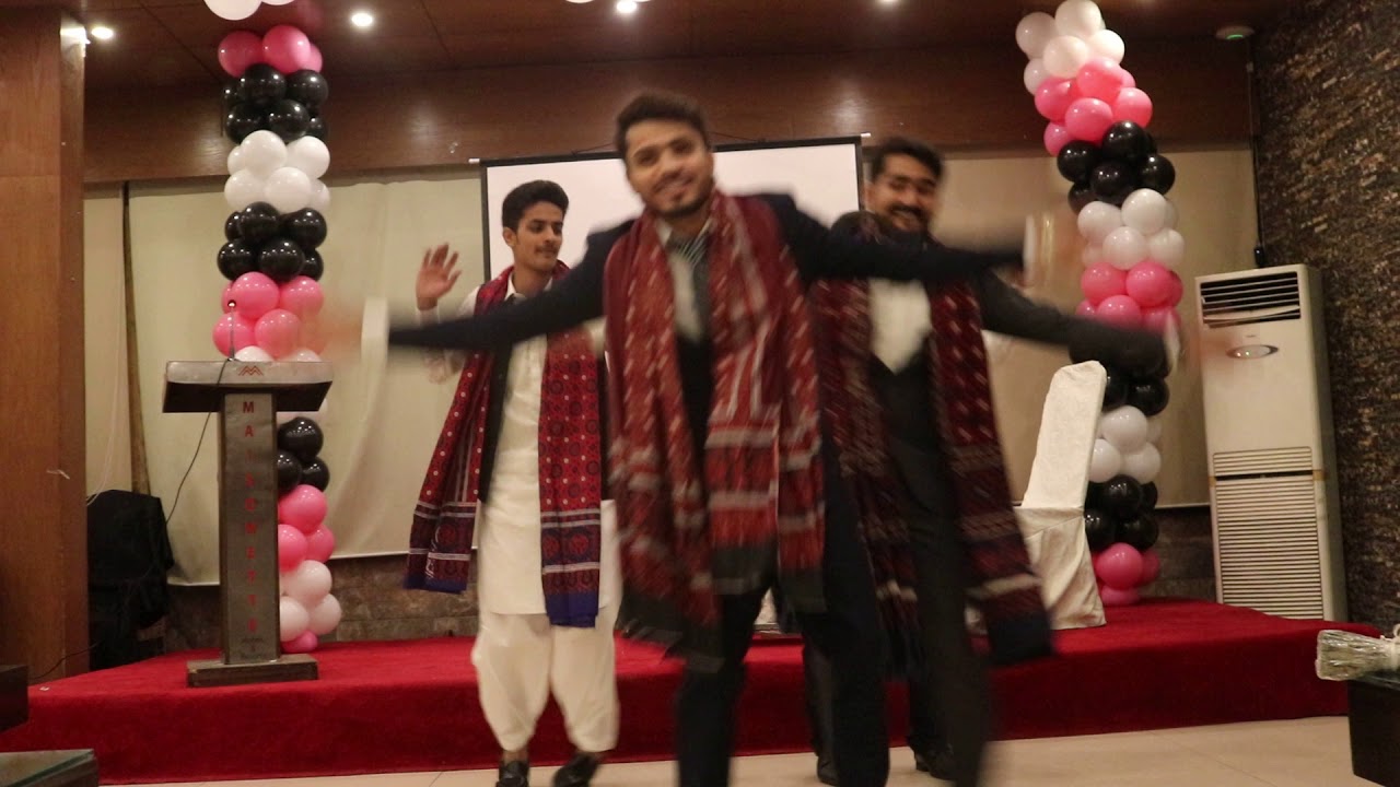 sindhi jhumar on sindhi song - YouTube