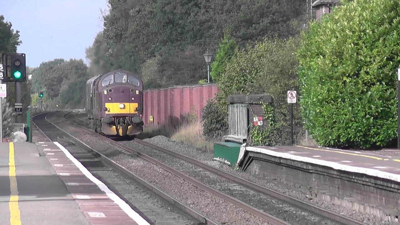 *RARE* 37706 hauls Chiltern DVT 82302 through Widney Manor - YouTube