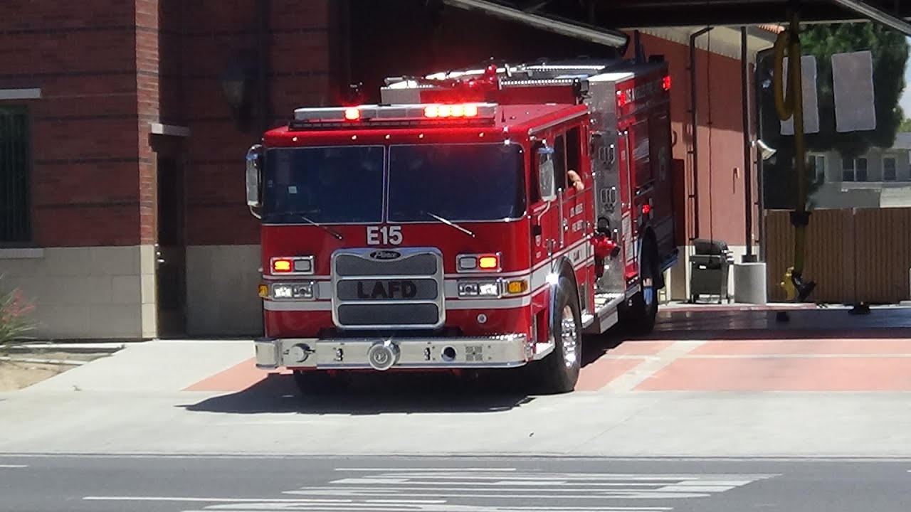 LAFD Engine 15 Responding - YouTube