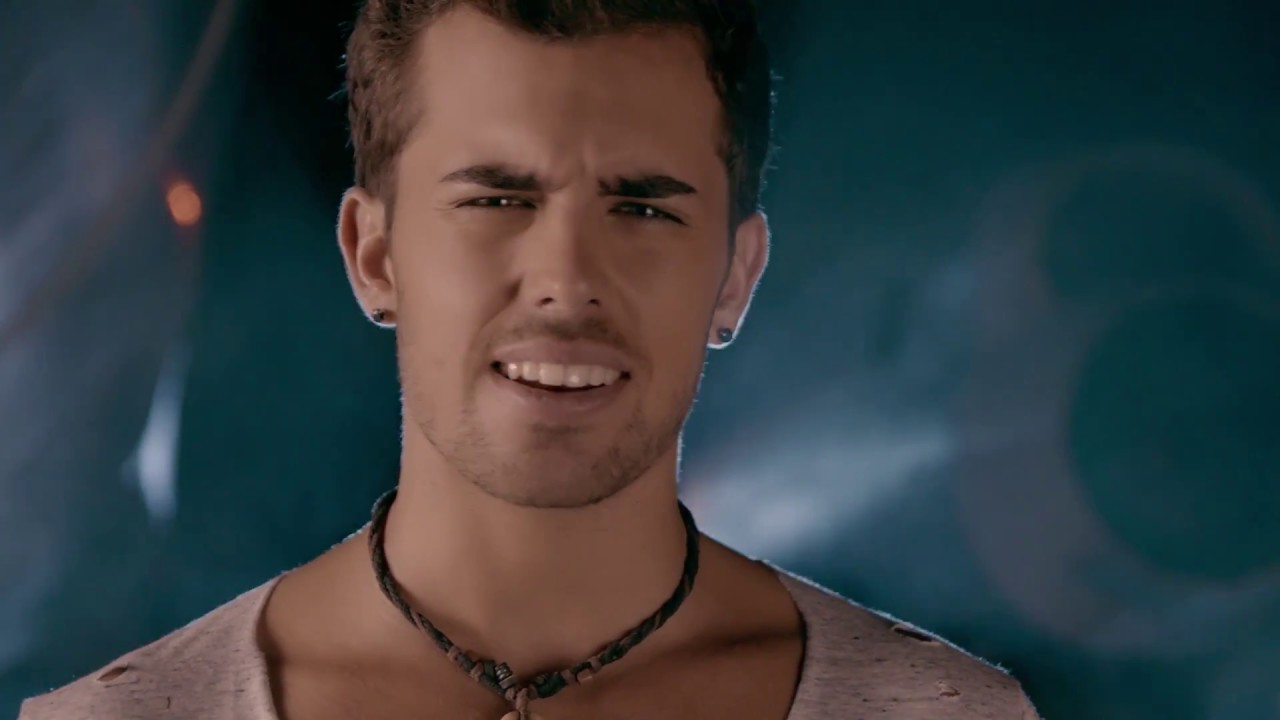 SOBREVIVÍ | VIDEO OFICIAL | IVAN Y MIKEL - YouTube