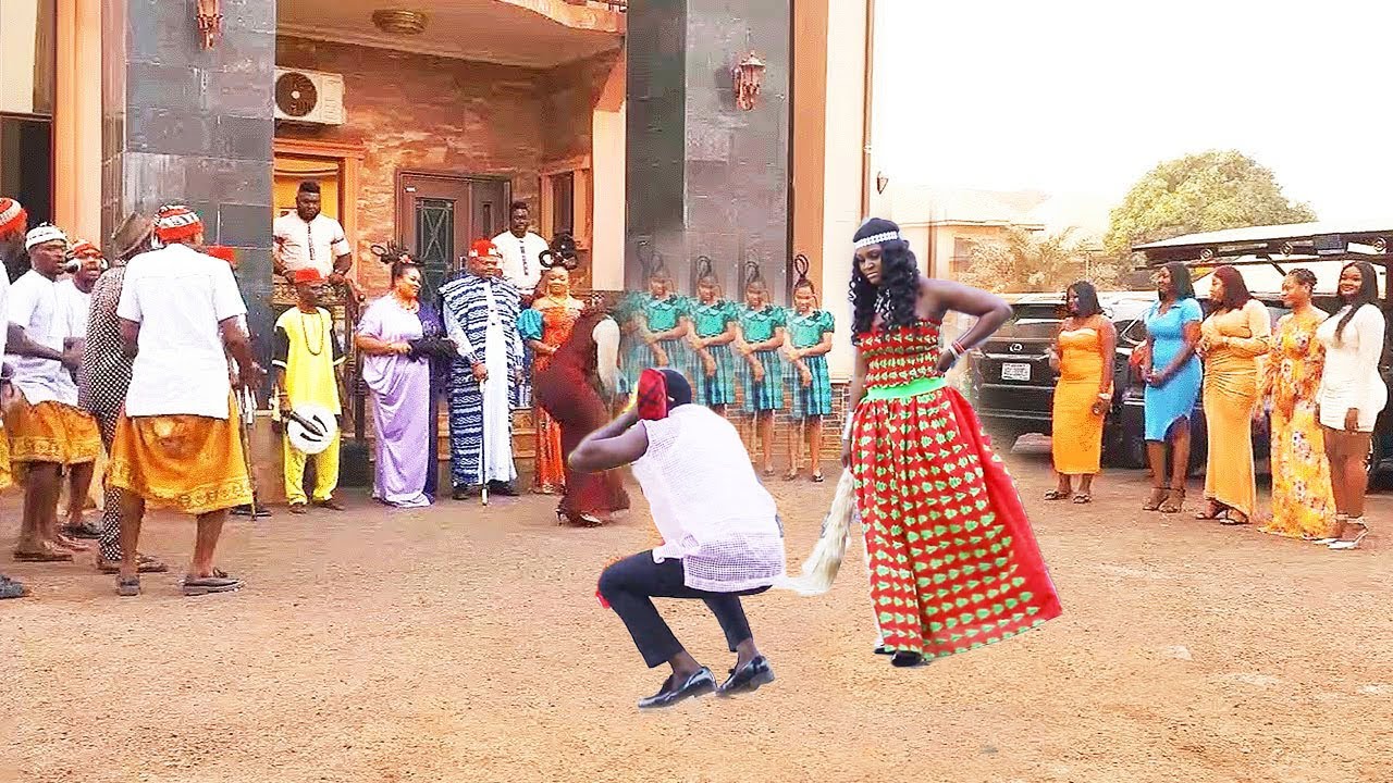 Princess Never Knew The Palace Guard She's Maltreateing Is The Crown ...