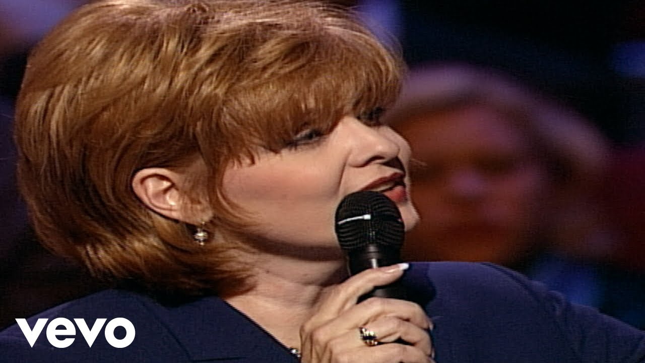 Bill & Gloria Gaither - Thinkin' About Home [Live] ft. The Talley Trio ...