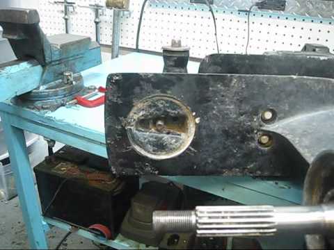 Seperating the Upper Gearcase from the Lower Gearcase - YouTube