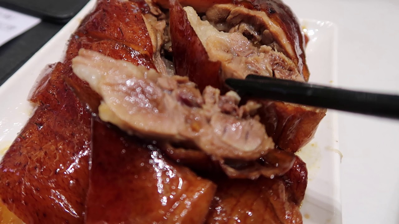 Roast Goose 出爐脆皮燒鵝 熱辣辣 出晒煙 出晒水蒸氣 爆汁 香滑 Barbecued Goose 新順興 粉嶺逸峰廣場G21 電話 ...