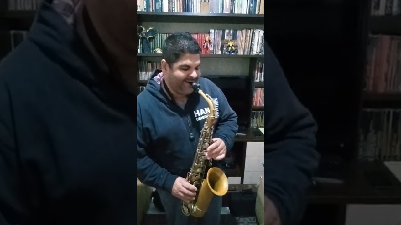 Sax alto King Cleveland - YouTube