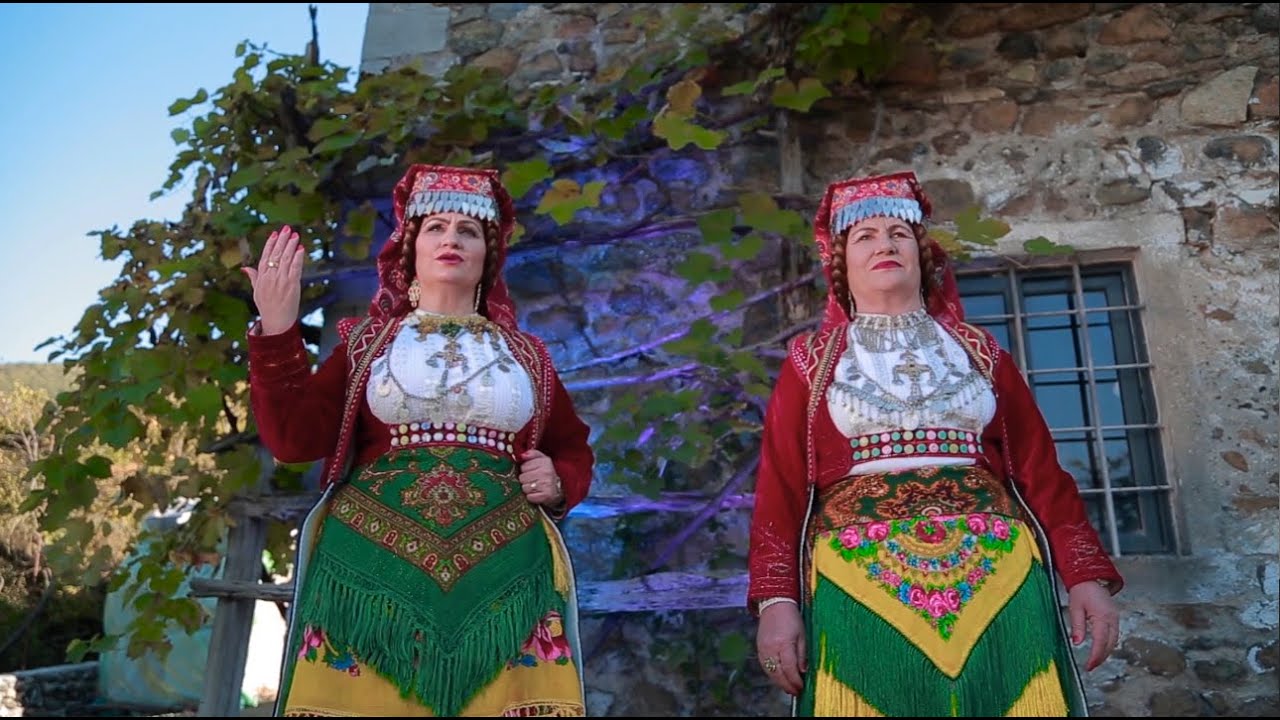 Gjela Duka & Prena Beci - Po vine krujshit yje dritë (Official Video 4K ...