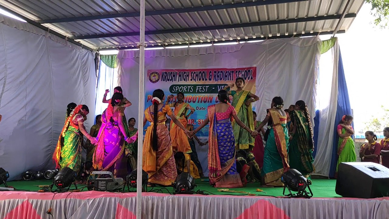 Pavithra dhathri bharathamba muddu biddavavura.. Uyyalavada narasimhuda ...