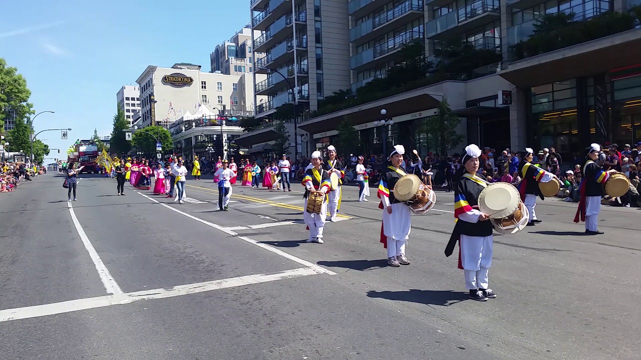 Victoria Parade-20150518 - YouTube
